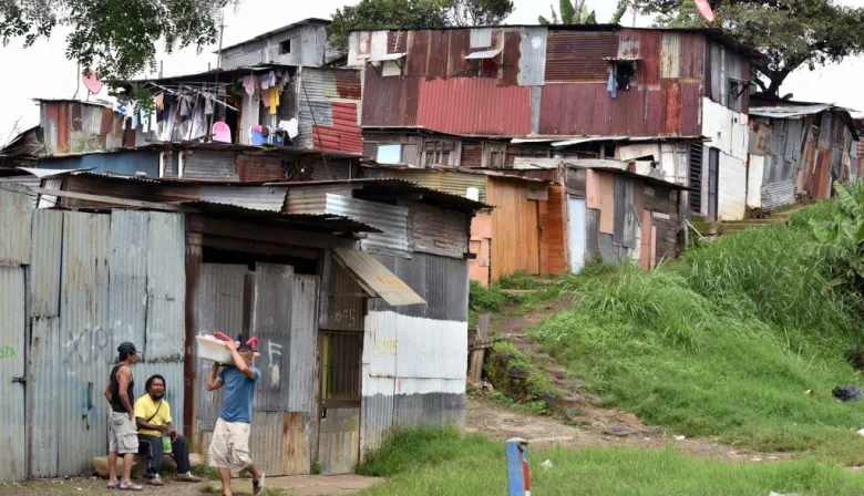 El alto costo de vida en Costa Rica desafía su nuevo estatus económico