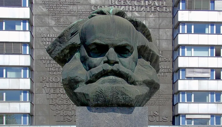 Karl Marx: el filósofo que cambió la política sin verlo